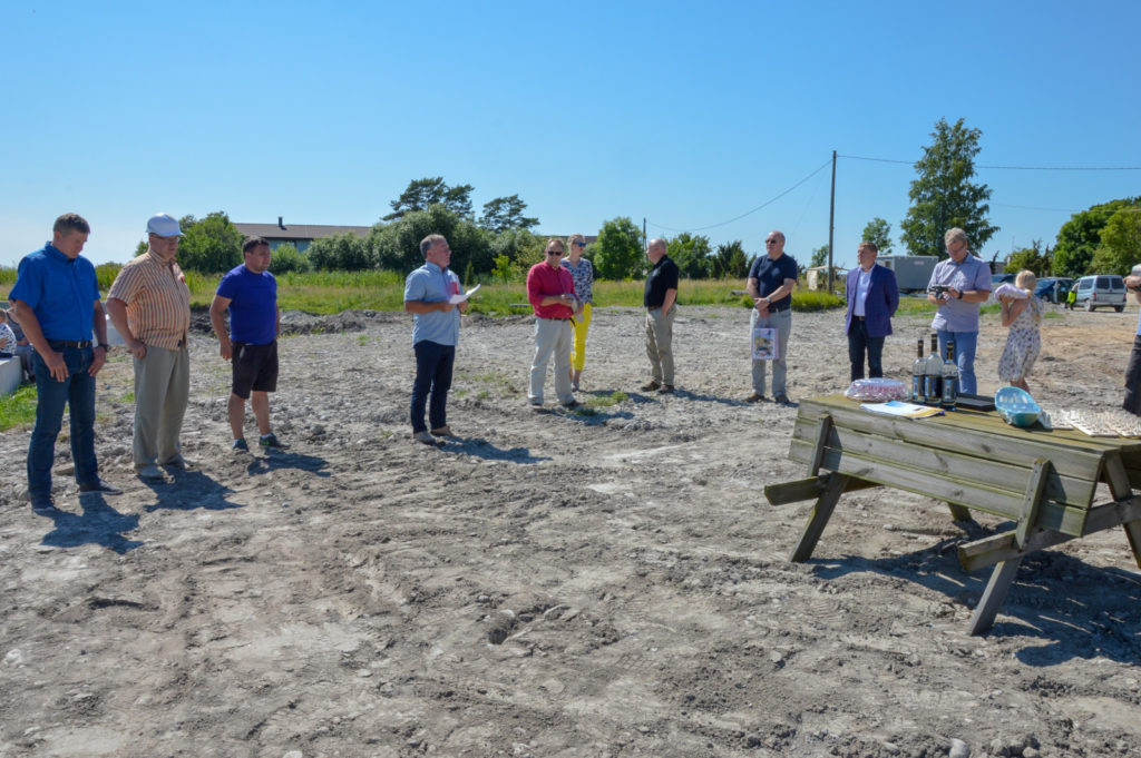 Galerii: Varbla Puhkeküla sadam sai nurgakivi - Lääneranna Teataja